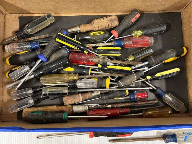 Assorted screwdrivers, used - Albrecht Auction Service