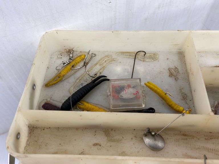 Old Pal tackle box with over (40) fishing lures, 19"W x 8"D x 7"H, good ...