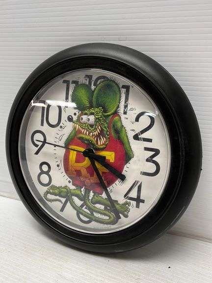 Mooneyes, 9" rat fink clock, runs - Albrecht Auction Service