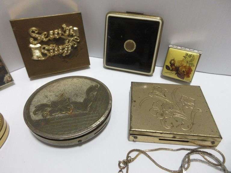 (10) Older metal compacts and pill boxes, some signed, up to 3 1/2"W ...