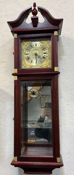 Older Strausbour Manor quartz movement wall clock, Westminster chimes ...