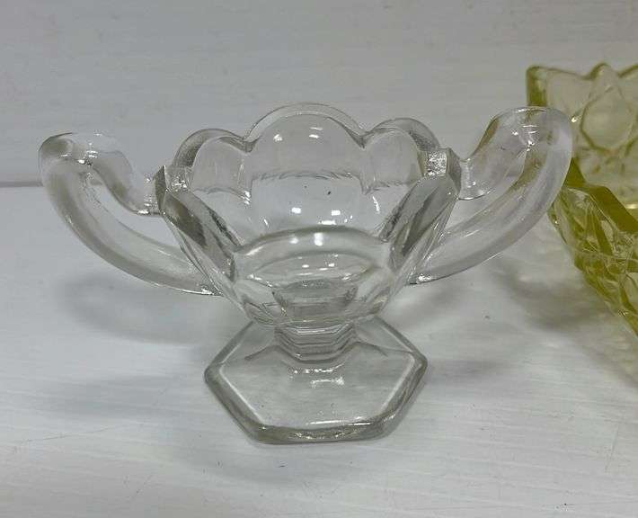 Vaseline uranium glass triangle dish, glows under black light, good ...