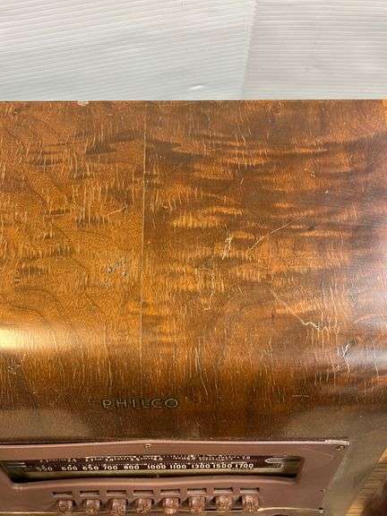 Philco floor model radio, Model No. 41-290, 27"W x 12"D x 41"H, has a ...