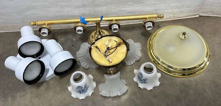Assorted lighting fixtures, mostly new - Albrecht Auction Service