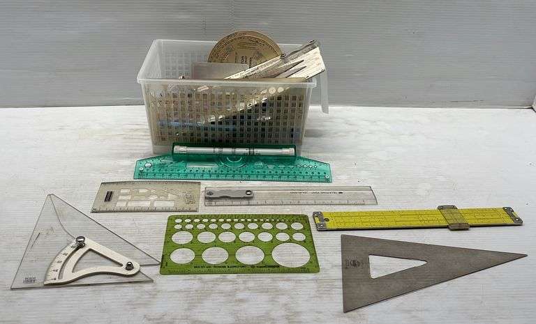 Assorted measuring tools and utensils - Albrecht Auction Service