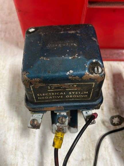 Delco Remy Generator for a tractor, P/N: 1101970, voltage regulator ...