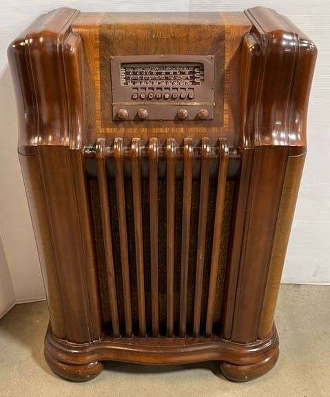 Philco floor model radio, Model No. 41-290, 27"W x 12"D x 41"H, has a ...
