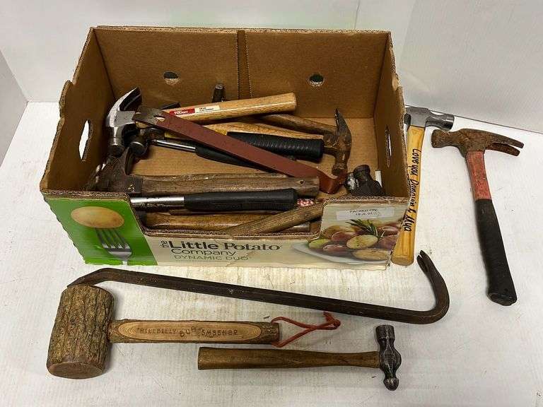 (14) Hammers, and (2) Crow bars, fair - Albrecht Auction Service