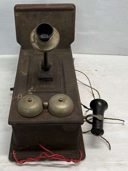 Early 1900s Western Electric oak wall telephone with magnet crank, 12"W ...
