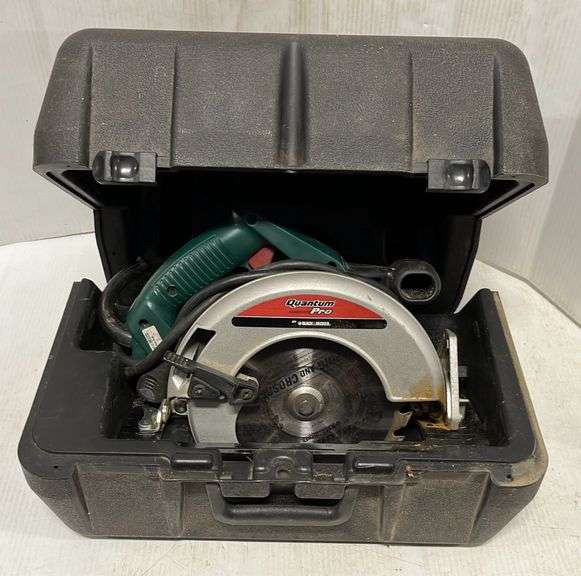Quantum Pro by Black & Decker circular saw, 120V, 15 AMP, includes hard ...