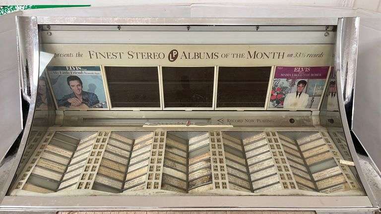 Seeburg LP console jukebox with 33 1/3 records, 46"W x 24"D x 49"H ...