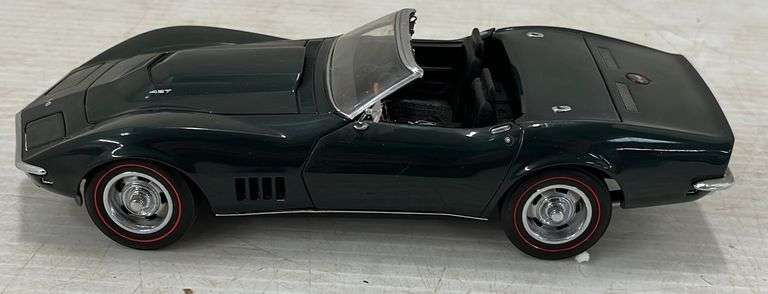 1968 Chevy Corvette Die-cast model, 1/24 scale, 7 1/4"L, used, good ...