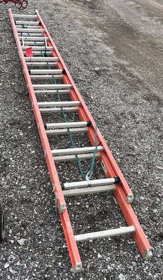 24' Fiberglass ladder, 300 lbs. maximum, 21' maximum extension, 17'11 ...