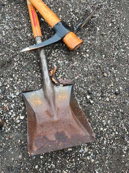 Black knight collins sledgehammer, pick, and flat shovel, good ...