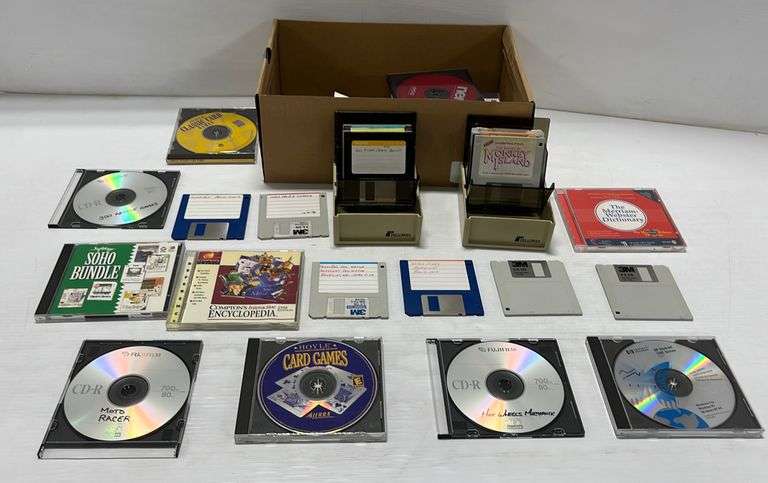 Old computer games and discs - Albrecht Auction Service