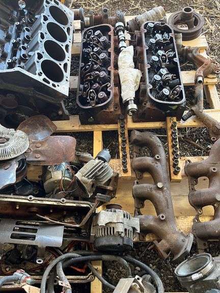 Early 2000s Chevrolet Big Block Vortec Engine, 496 cu. in., 8.1L ...