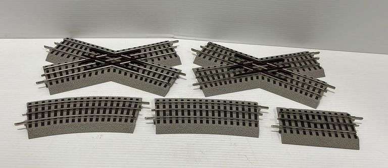 (5) Pieces Total, Lionel Fastrack, (1) 036 Half Curve, (1) 072 Half ...