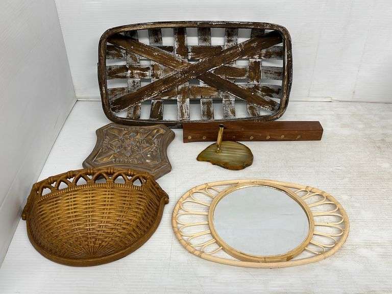 Farm house items - Albrecht Auction Service