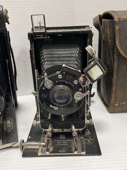 Antique cameras, include: Premo D; H Ernemann AKL Ges Dresden, with (3 ...