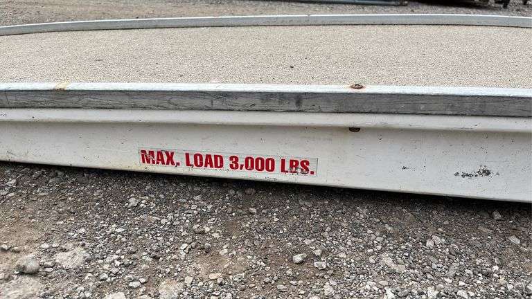 Fiberglass ramp, 3000 lb. capacity, 29 3/8"W x 11'L, good - Albrecht ...