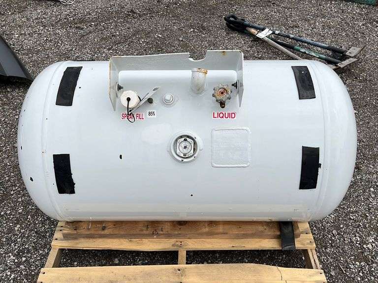Propane motor fuel tank with mounting brackets, good - Albrecht Auction ...