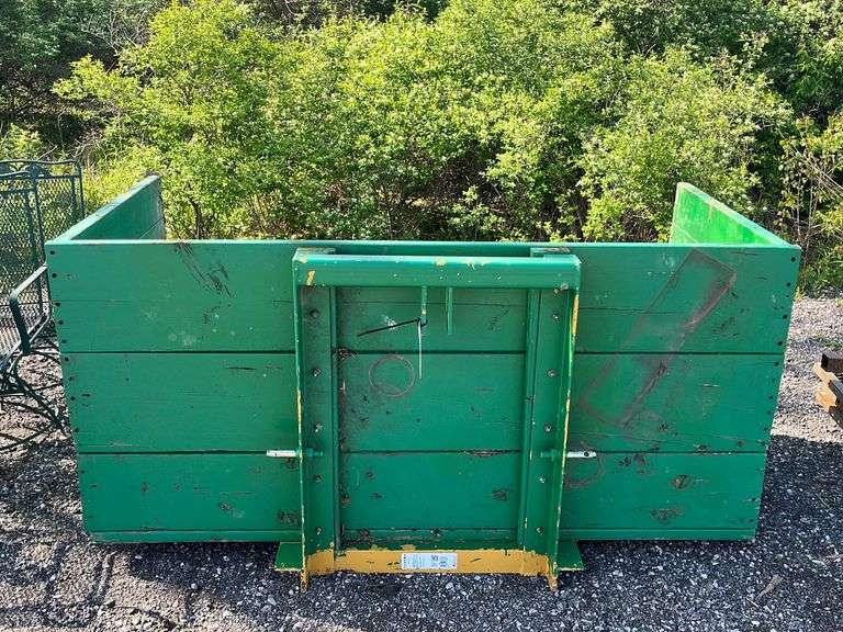 3-Point tractor carry-all box, 72" x 35" x 36" - Albrecht Auction Service