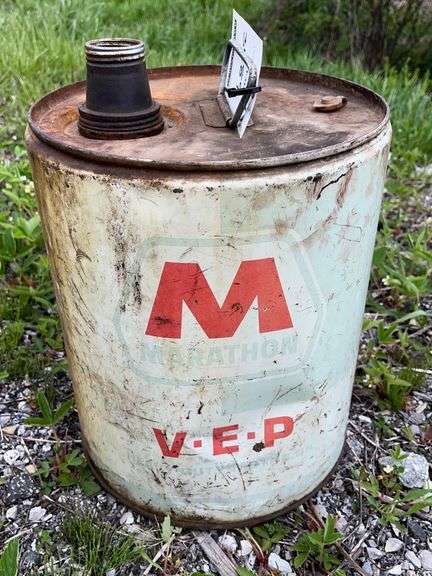 Vintage Marathon 5-gallon motor oil can, faded, dented - Albrecht ...