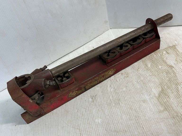 Reed manual pipe threader kit, 24", great - Albrecht Auction Service