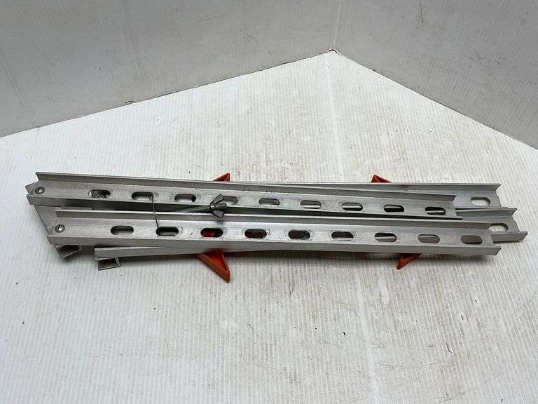 Hirsh frame clamp system - Albrecht Auction Service