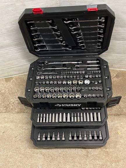 Husky 290-piece mechanics tool set, 1/4", 3/8", and 1/2" ratchets, 1/4 ...