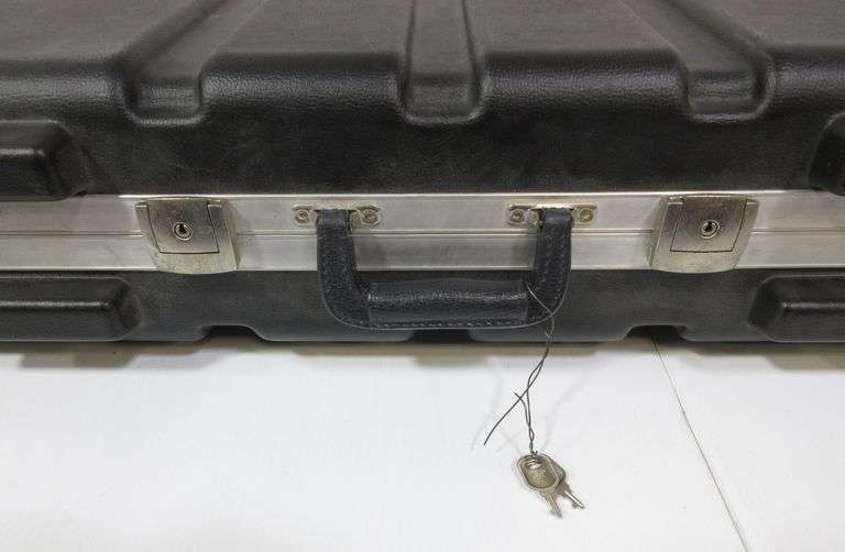 SKB Gun Case with Keys - Albrecht Auction Service