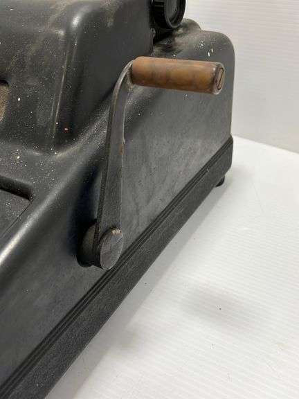 Vintage Underwood Sundstrand adding machine, 16"D x 9"W x 10"H, needs ...