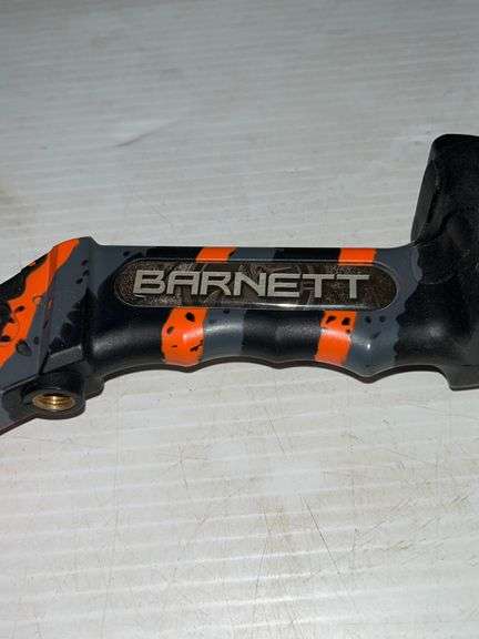 Barnett compound Tomcat 2 bow with (5) arrows - Albrecht Auction Service