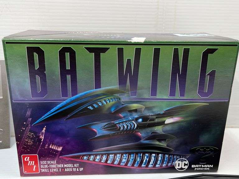 AMT Batman Forever movie Batwing plastic model 1/32 scale kit, complete ...