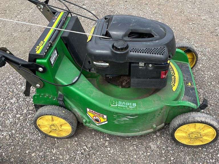 John Deere push mower with bagger, self propelled - Albrecht Auction ...