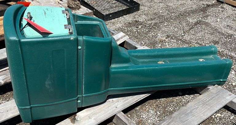 Rubbermaid mailbox, one door was replaced with a wooden one - Albrecht ...