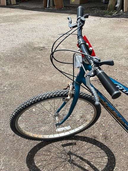 Huffy 26" 10-speed bike, good condition, with hand operated air pump ...