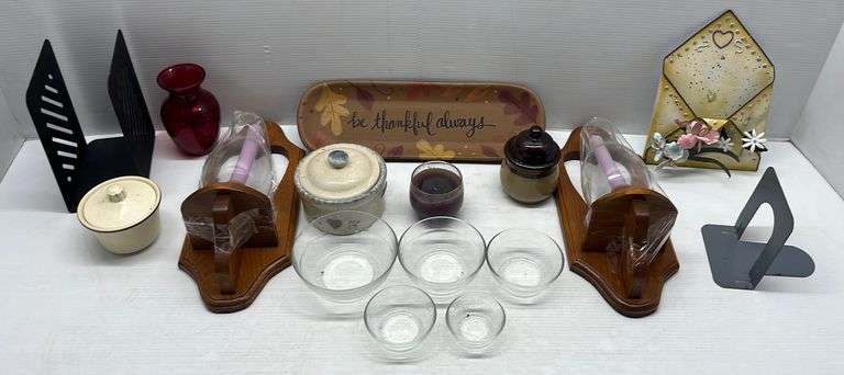 Assorted decor items, up to 15"L, good - Albrecht Auction Service