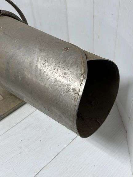 Meat horn, 27"L x 11"H, good - Albrecht Auction Service