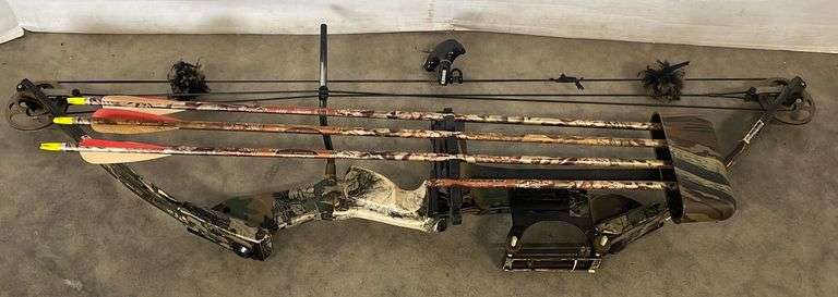 Mens PSE fire flite compound bow, 43"W, good - Albrecht Auction Service