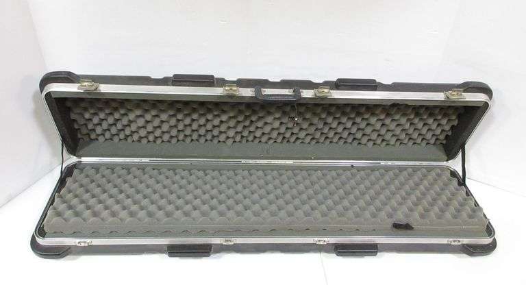 SKB Gun Case with Keys - Albrecht Auction Service