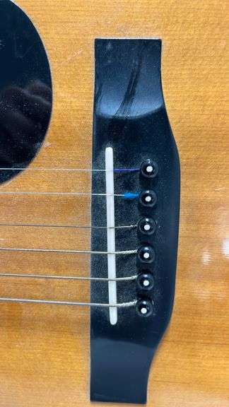 Reynolds guitar, few scratches - Albrecht Auction Service