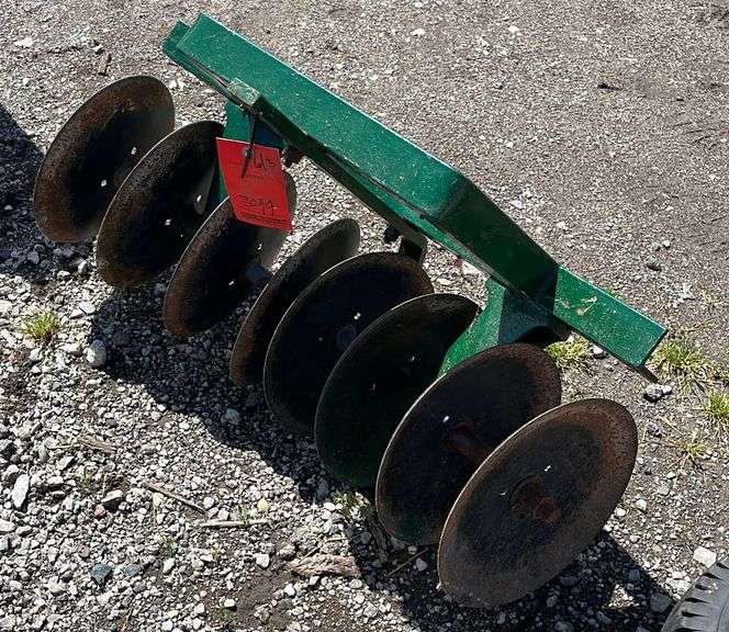 32"W Angled garden disc - Albrecht Auction Service