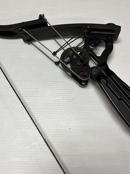 Compound bow Talon right handed, no. 50/70, 43 3/4" to 44 1/2" with ...