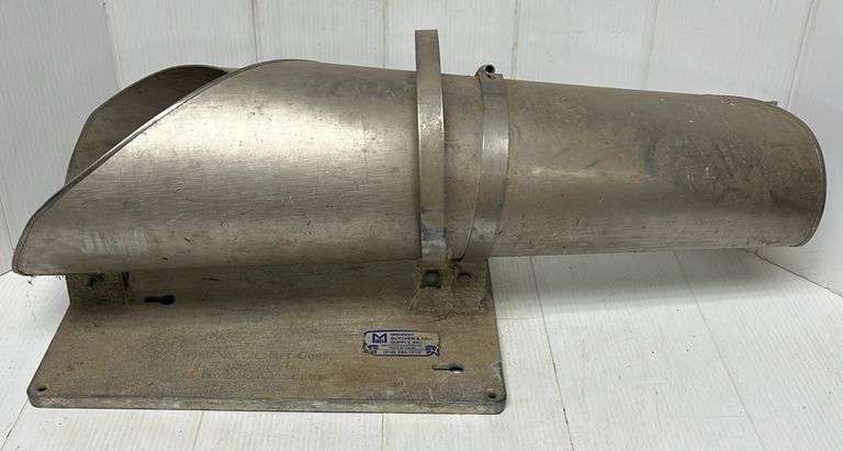 Meat horn, 27"L x 11"H, good - Albrecht Auction Service