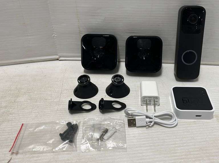 (2) Blink cameras, Blink doorbell, Blink sync module 2, hardware and ...