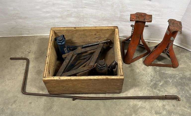 Scissor jack, (2) Jacks stands, and (2) Hydraulic jacks, all in good ...