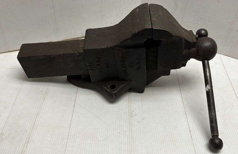 Large 1920s C. Parker heavy duty machinist vise, no. 49 pat. Jan. 2 ...