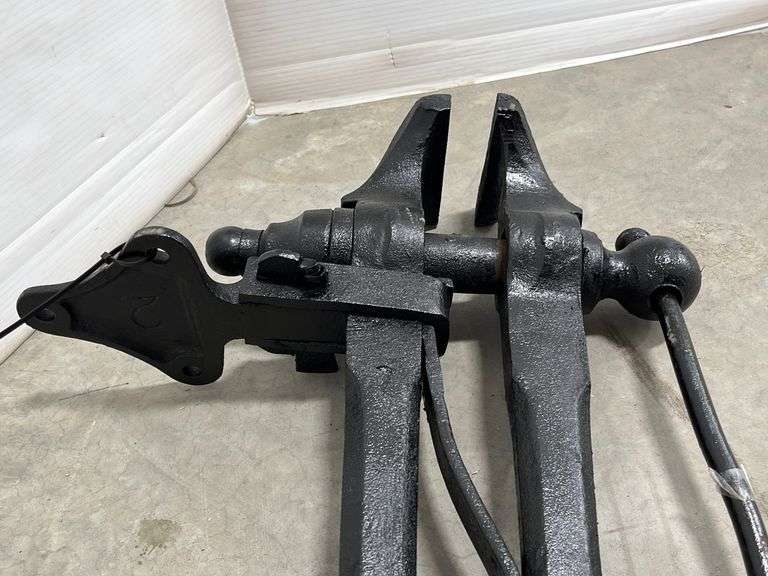 Blacksmith post 31" leg vise, no. 2, heavy duty 3 3/4" jaws - Albrecht ...