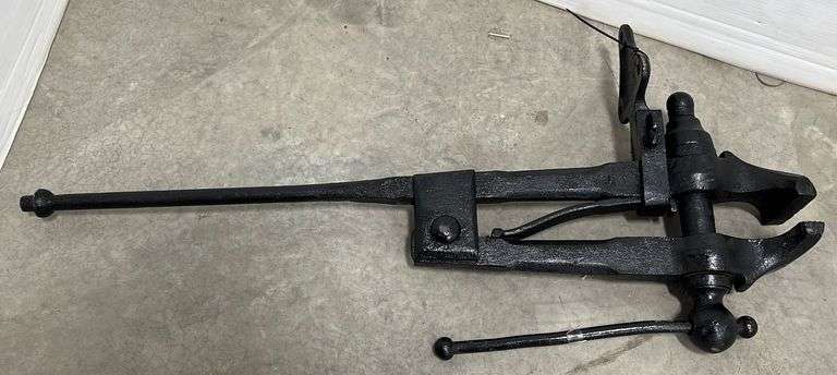 Blacksmith post 31" leg vise, no. 2, heavy duty 3 3/4" jaws - Albrecht ...